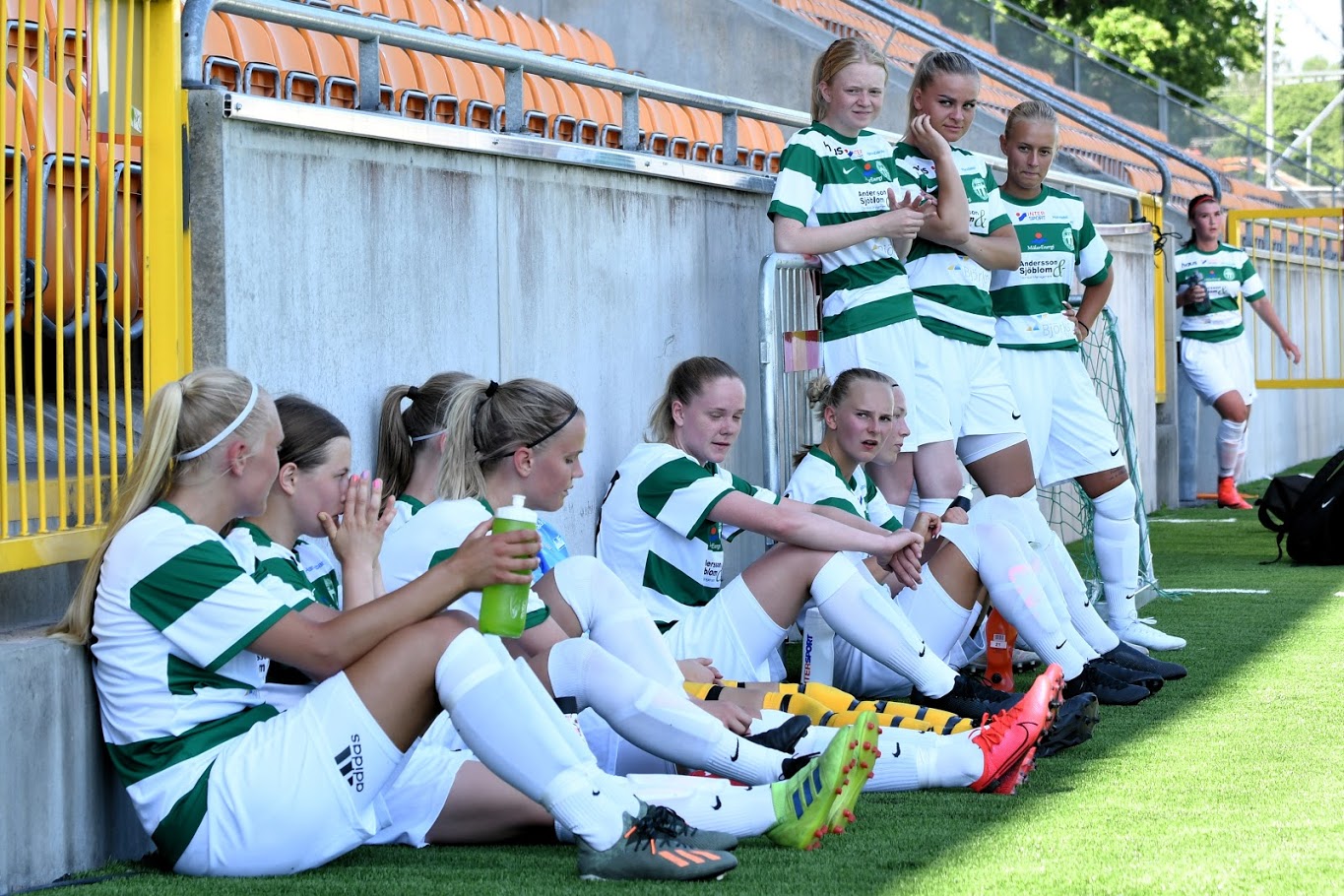 Bildspel från dagens debutmatch för VSK Dam - VSK Fotboll