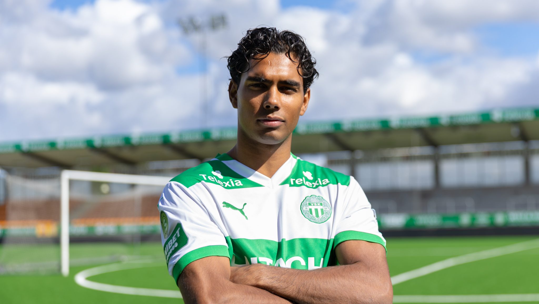 Klart: VSK lånar Jonathan Karlsson - VSK Fotboll