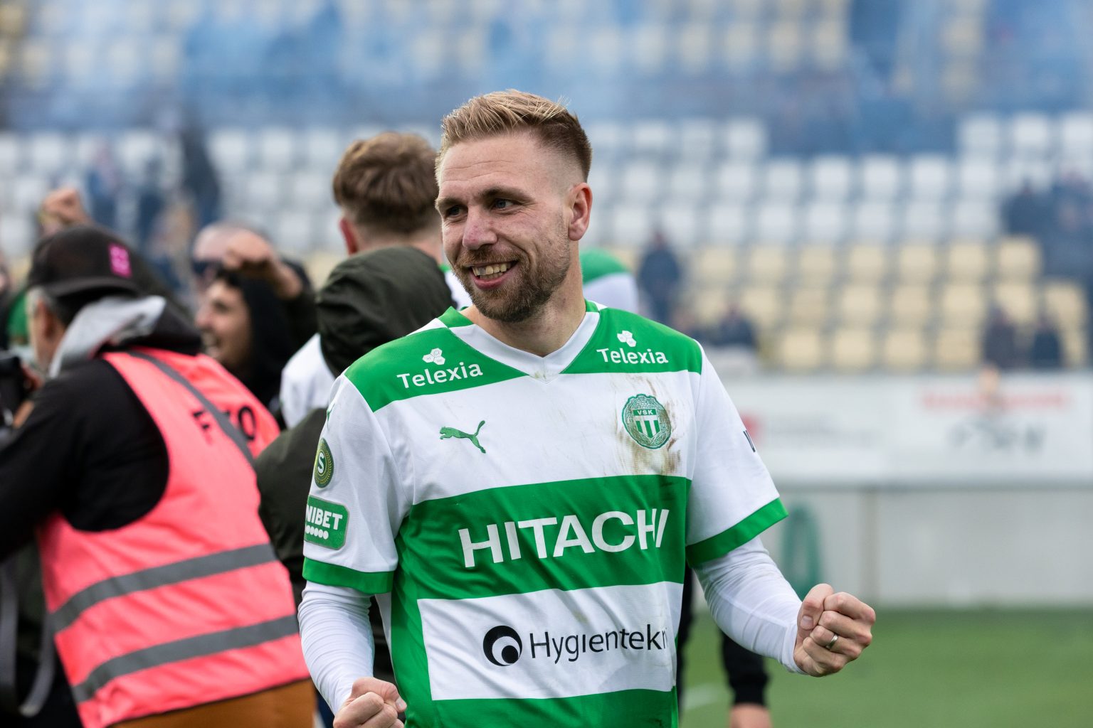 Jonathan Ring förlänger med VSK Fotboll - VSK Fotboll